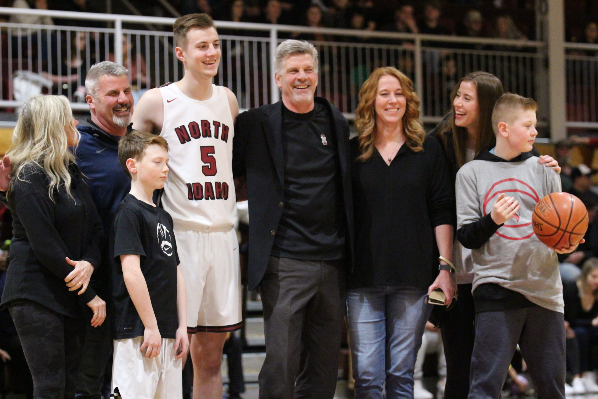 Women's basketball beats Columbia Basin in coach Carlson's final home ...
